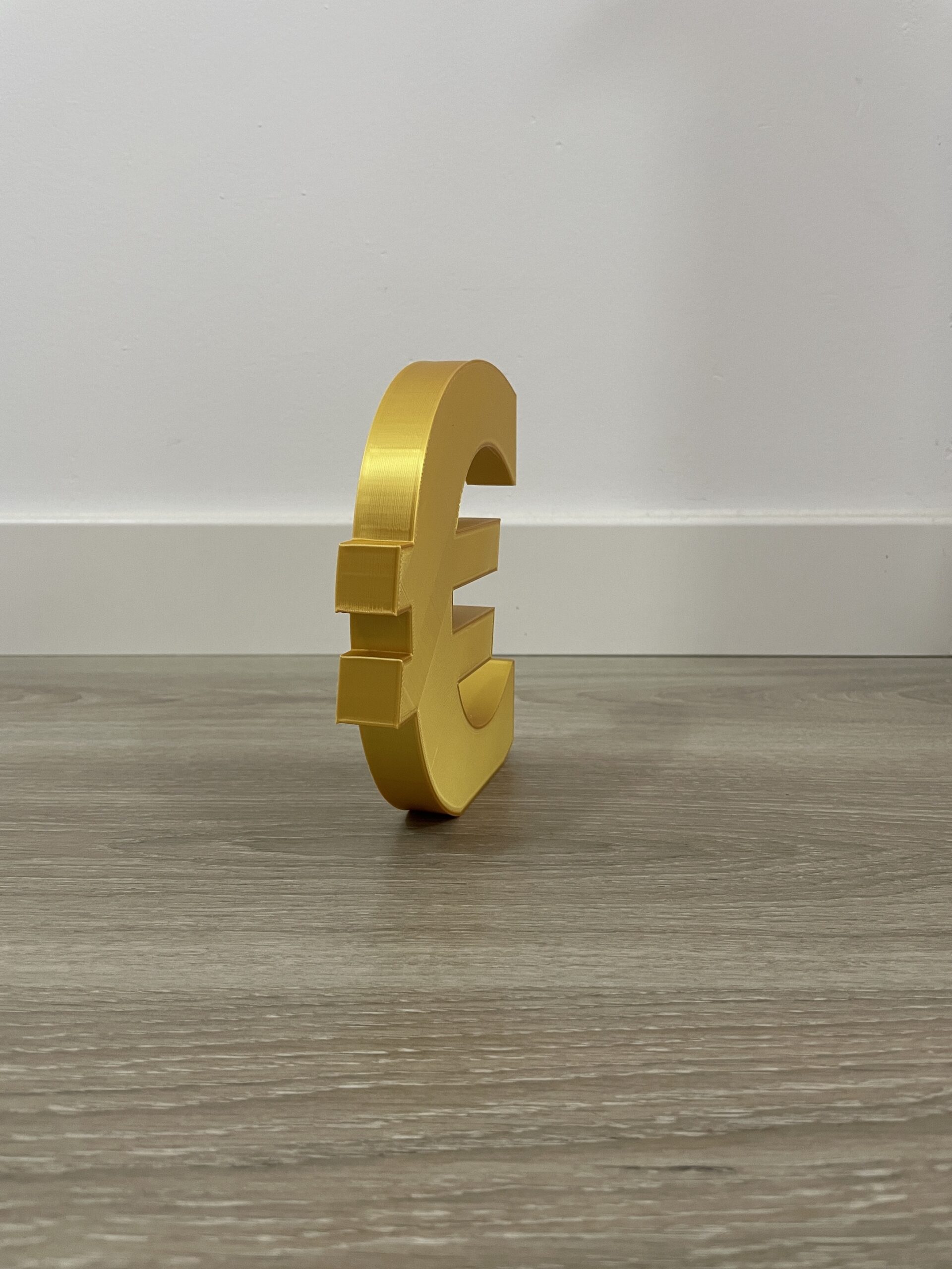 Euro Symbol 3D Printed 6.2″ Gold - Printoutbox